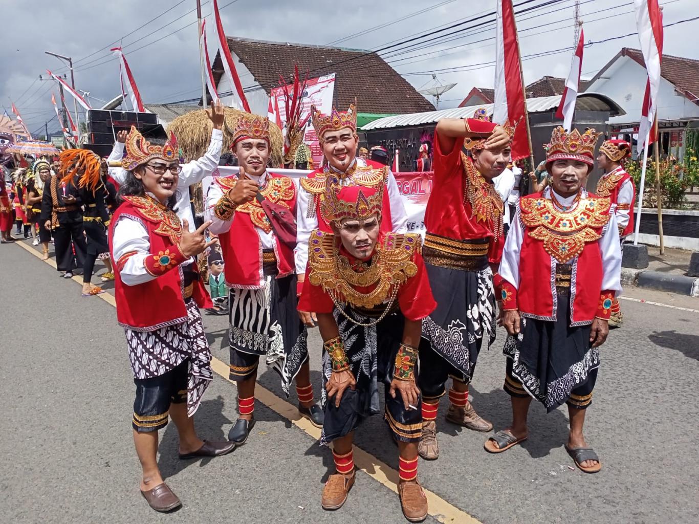 Pawai Republik Indonesia ke 77 tahun Desa Munjungan - Website Desa ...